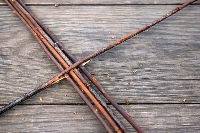 Weaving a wicker basket; the most comprehensive basket tutorial on the ...